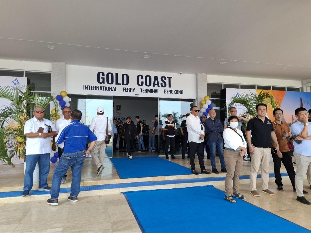 Beda Gold Coast di Bengkong dan Pelabuhan Batam Centre: Bukan Terminal ...