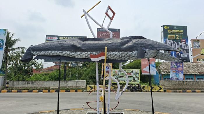 Patung Ikan Gabus Bikin Desa Srijaya Tambun Bekasi Jadi Viral, Ini Cerita Drahim Sada Tokoh ...