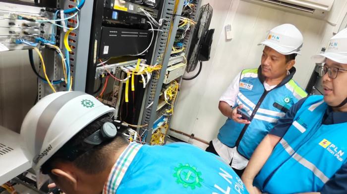 Pastikan Pelayanan ke Masyarakat Lancar, PLN ICON Plus Rutin Pelihara ...