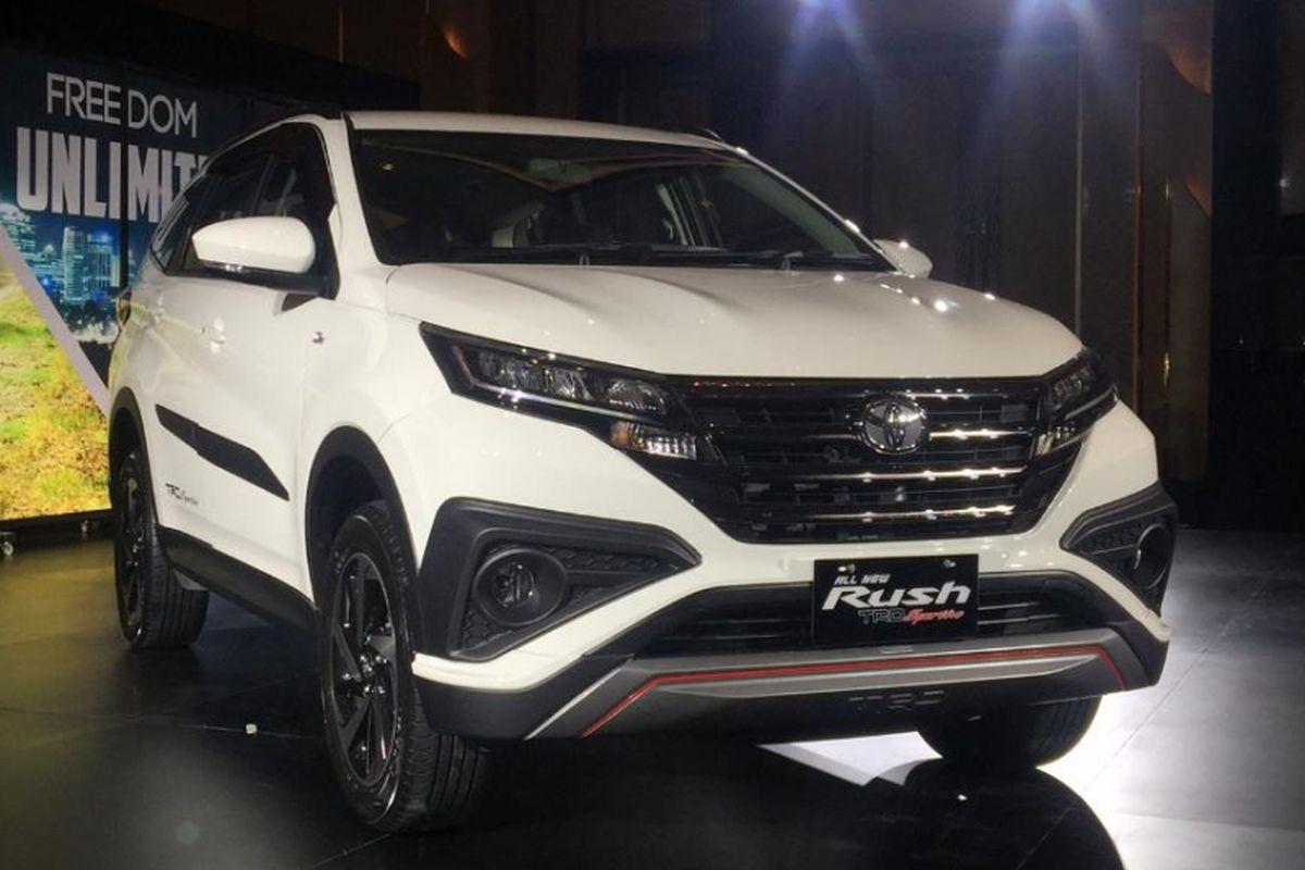 Tampilan Toyota Rush Terbaru Modern, Head Unit Dilengkapi Layar Sentuh ...