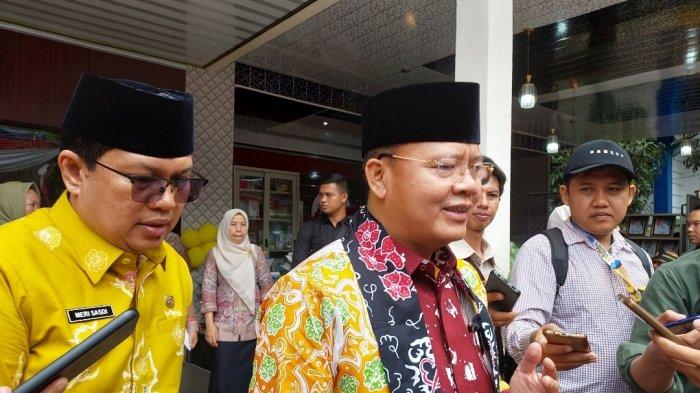 Pas Foto Bermasalah, Paslon Rohidin-Meriani Perbaiki Berkas ke KPU ...