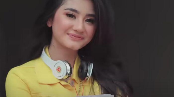 Lirik dan Makna Lagu Ga Ada Waktu Beib-Ghea Youbi Dijadikan Trend Wink di TikTok Aku Lagi Bete ...