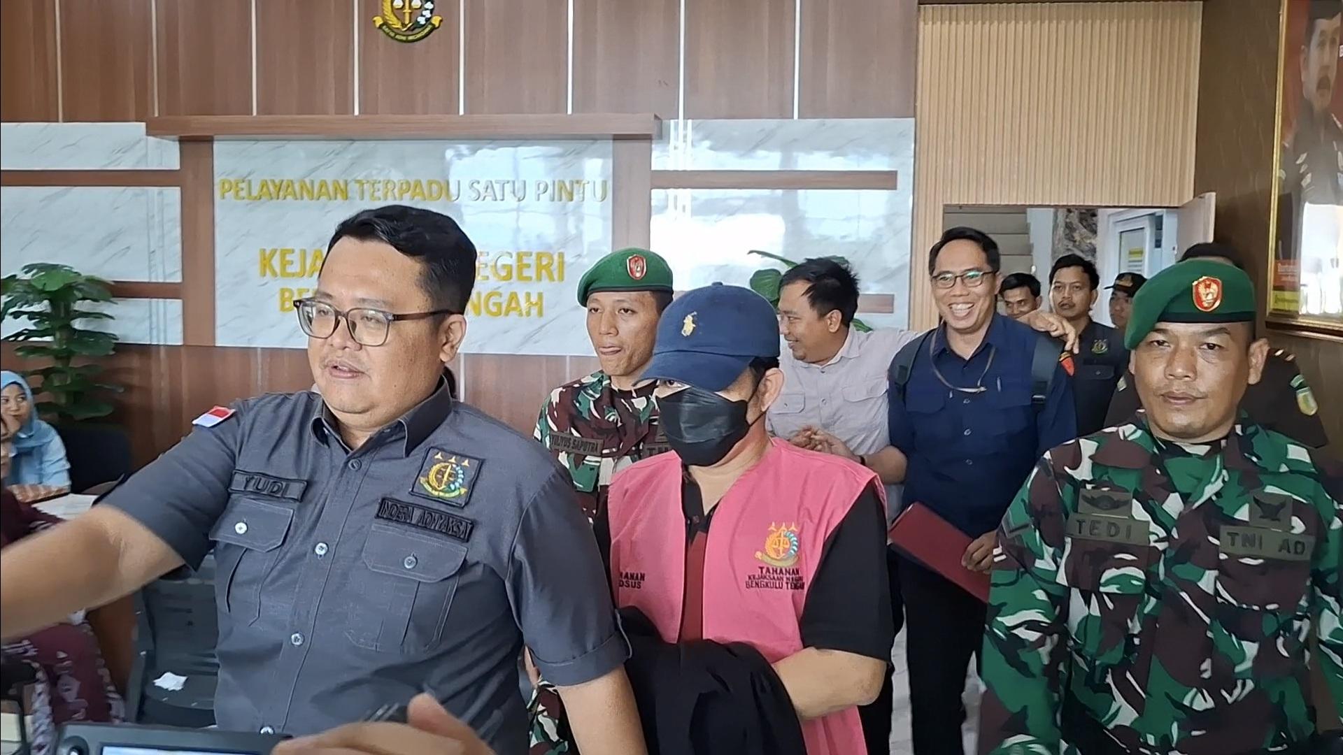 Sempat Sakit, Mantan Sekdes Rindu Hati Bengkulu Tengah Akhirnya Ditahan ...