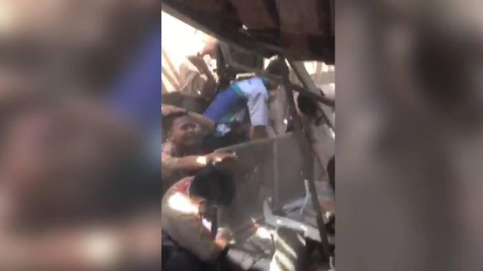 Atap SMKN 1 Cileungsi Bogor Ambruk, 30 Lebih Siswa Terluka Dilarikan ke Rumah Sakit ...