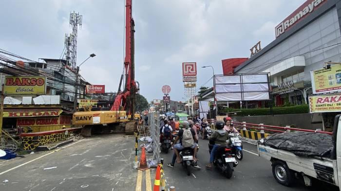 Jembatan Cibalok Depan Ramayana Tajur Bogor Direvitalisasi, Arus Lalu Lintas Macet Parah ...