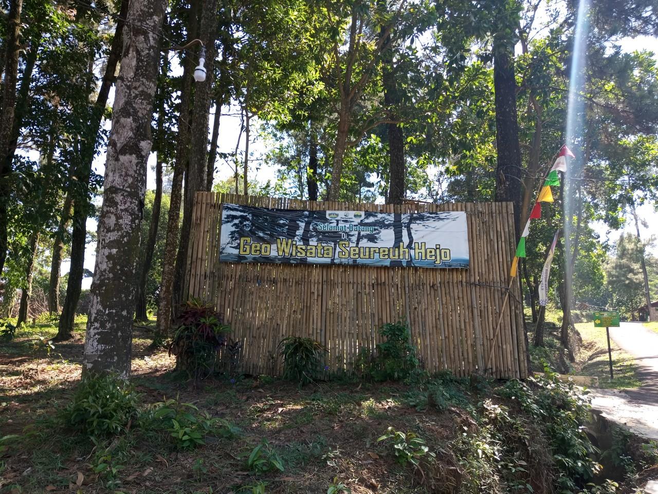 Mengintip Keindahan Gunung Seureuh di Bogor, Suguhkan Pesona Matahari ...