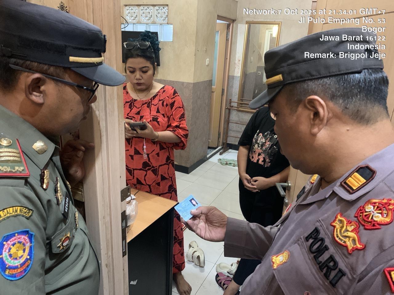 Diduga Jadi Tempat Open BO, Polisi Periksa Kamar Kos di Pulo Empang Bogor - Tribunnewsbogor.com