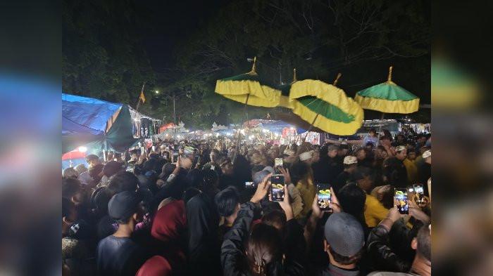 Mengenal Tradisi Ritual Panjang Jimat di Keraton Kanoman Cirebon Saat ...