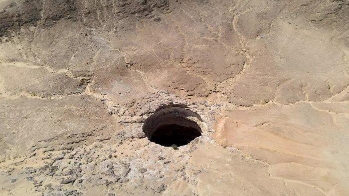 GEGER Ada Lubang Raksasa di Yaman, Disebut Sumur Neraka, Tempat ...