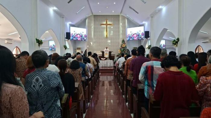 Suasana Natal di GPIB Immanuel Depok, Gereja Bersejarah Warisan ...
