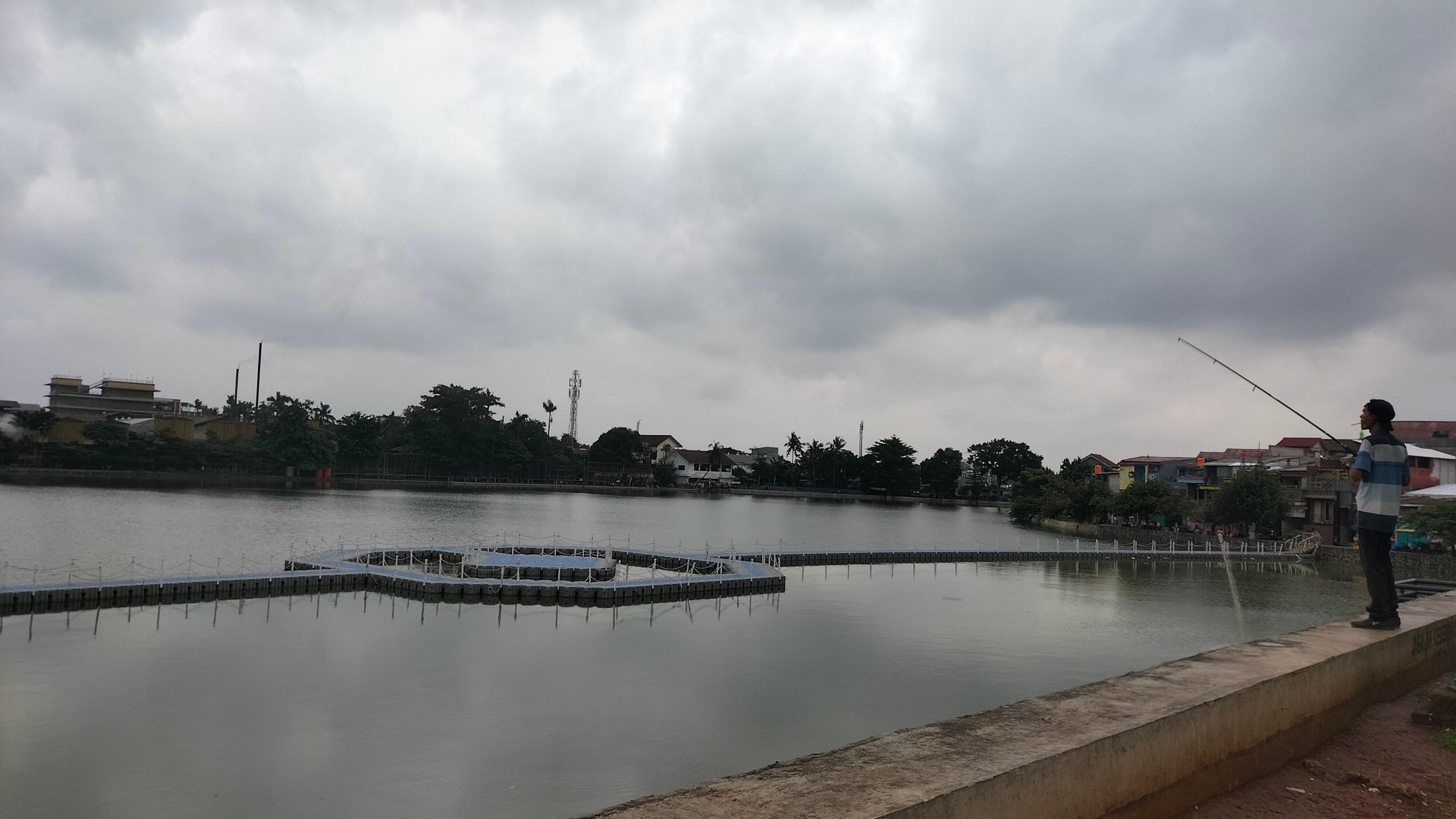 Wisata Depok Wajah Baru Situ Rawa Kalong Cimanggis, Jembatan Apung Jadi ...