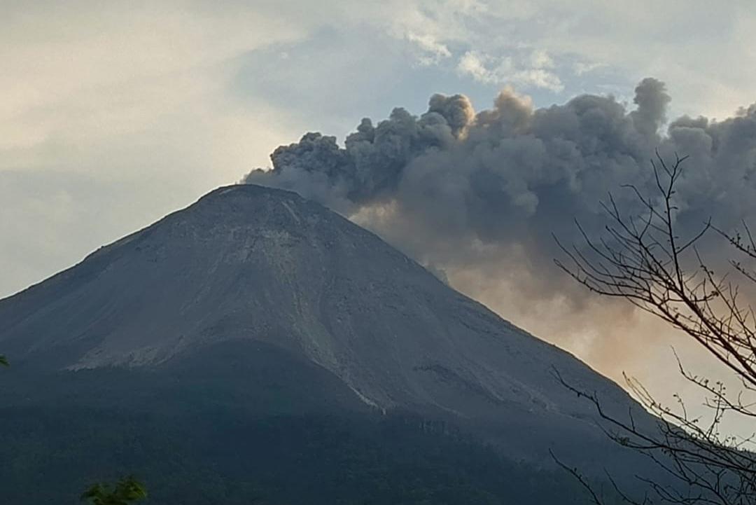 Daftar 16 Gunung Api Aktif di NTT dan Lokasinya, 4 Gunung Api Naik ...
