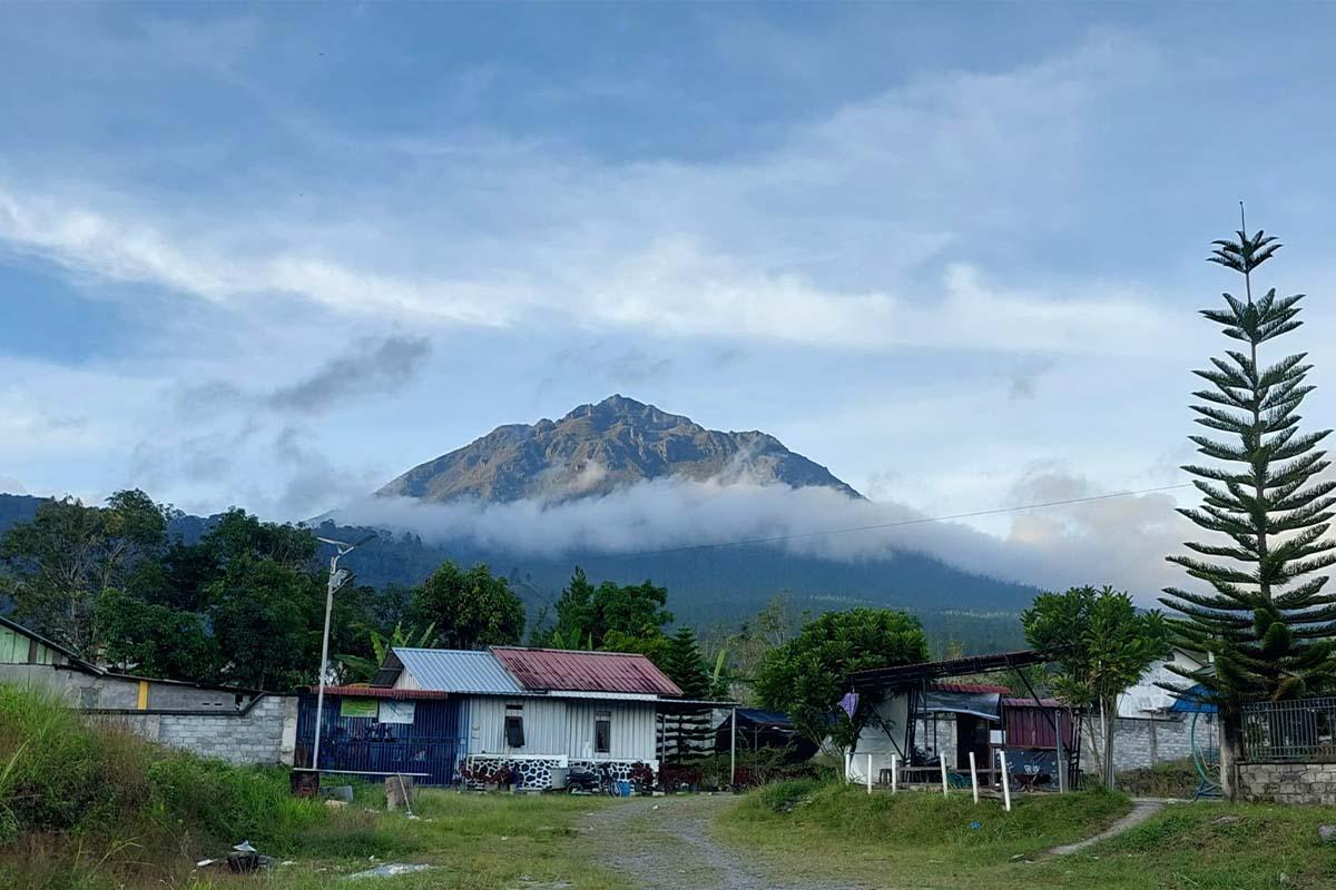 Kabar Baik, Status Gunung Burni Telong Resmi Turun ke Level II Waspada ...