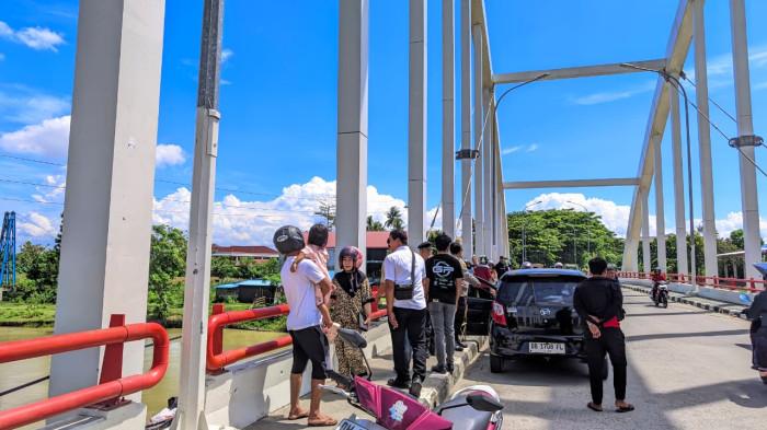 Seorang Pria Hilang di Jembatan Talumulo Gorontalo, Ada Mobil Ayla ...