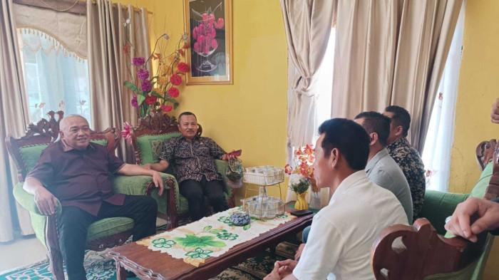 Wapres Gibran Salat Jumat di Hutuo, Wabup Gorontalo Tonny Junus ...