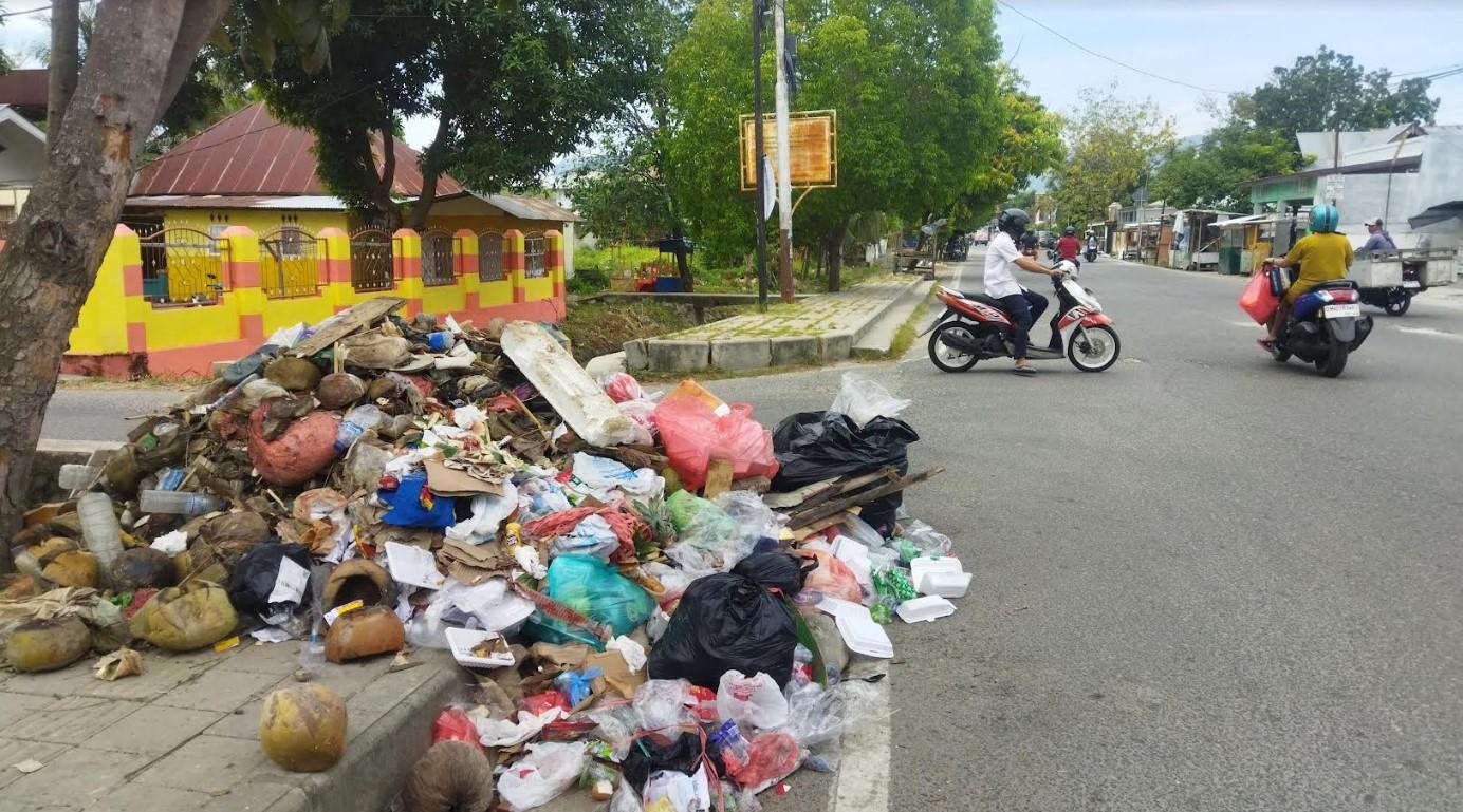 Seminggu Sampah Makanan Numpuk di Kalimadu Gorontalo, Warga Tutup ...