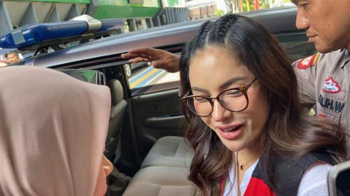 Nikita Mirzani Laporkan Dugaan Suap Jaksa dan Hakim ke KPK, Buntut Sidang Gaduh dengan Reza ...