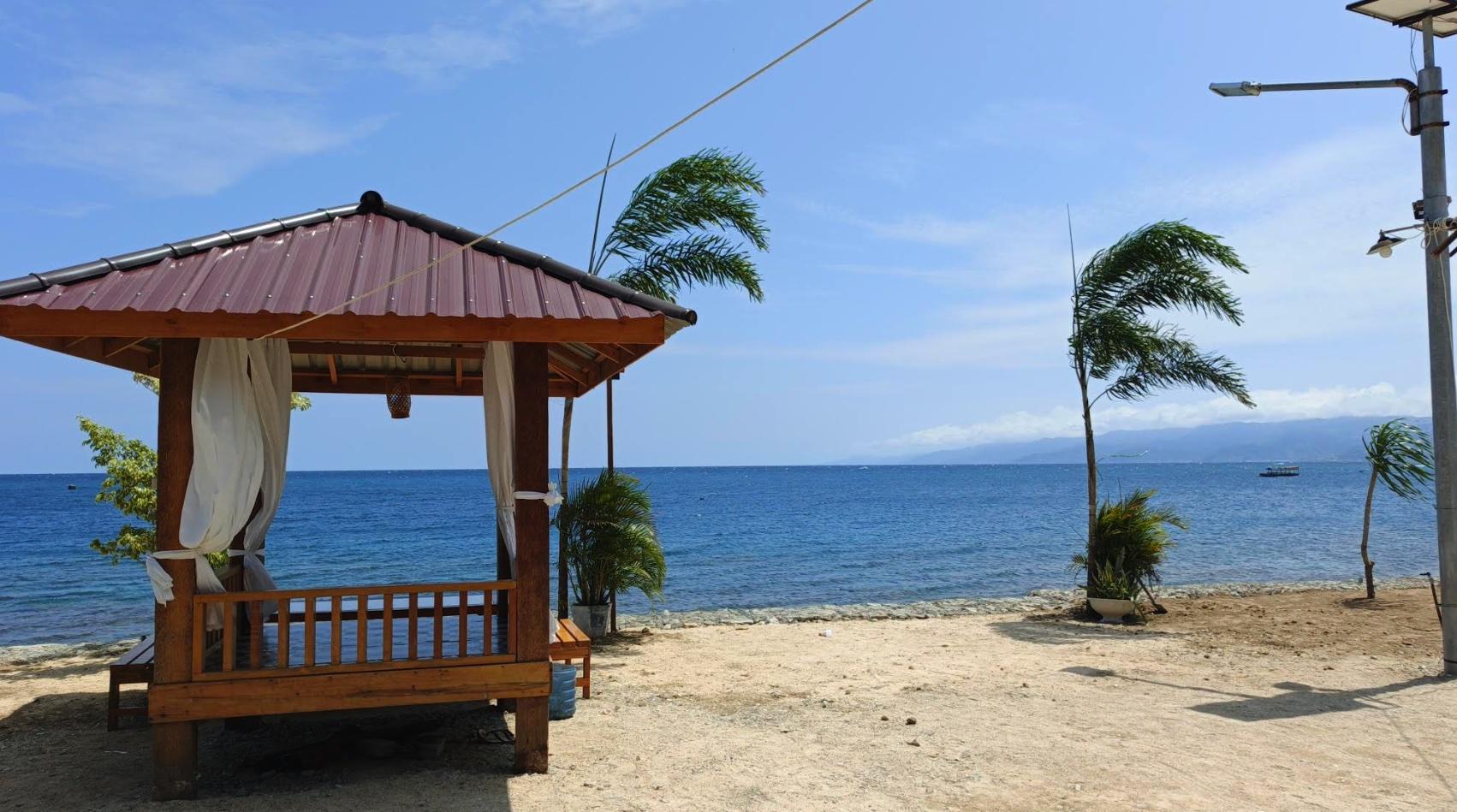Surga Nongkrong Instagramable di Tepi Pantai Botutonuo Gorontalo, Ada ...