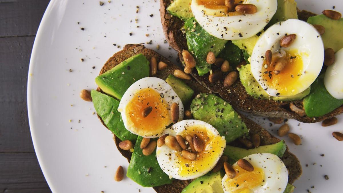 7 Makanan Tinggi Serat dan Rendah Karbohidrat yang Cocok Dijadikan Menu ...
