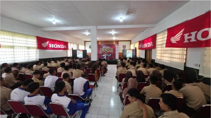 Gelar Adu Kencang di Sirkuit Bukit Peusar Astra Honda Dream Cup Goes to ...