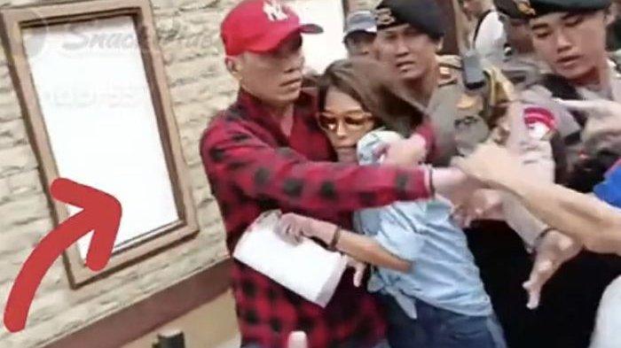 Sosok Noviana Kurniati Pelabrak Rocky Gerung, Kini Ngaku Dipersekusi ...