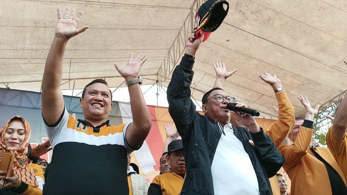 Hadir di Depan Gedung Sate Bandung, Oesman Sapta Odang Optimistis Kader ...
