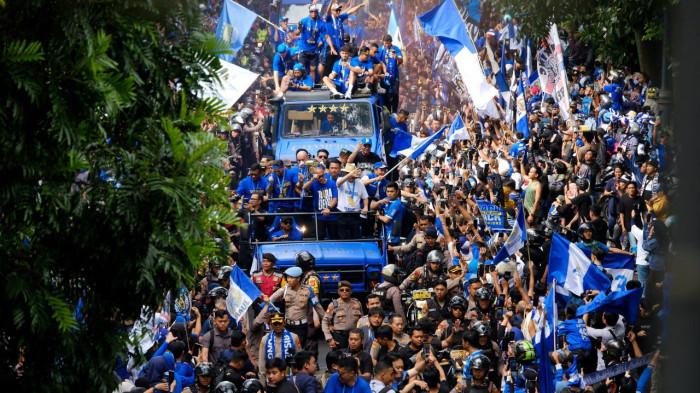 Kisah Unik Pernikahan Azhar-Delfi: Ijab Kabul di Tengah Konvoi Persib ...