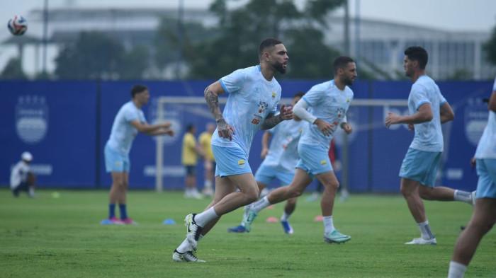 Jadwal Persib Bandung Lawan Persis Solo, Tak Tayang di Siaran Langsung ...