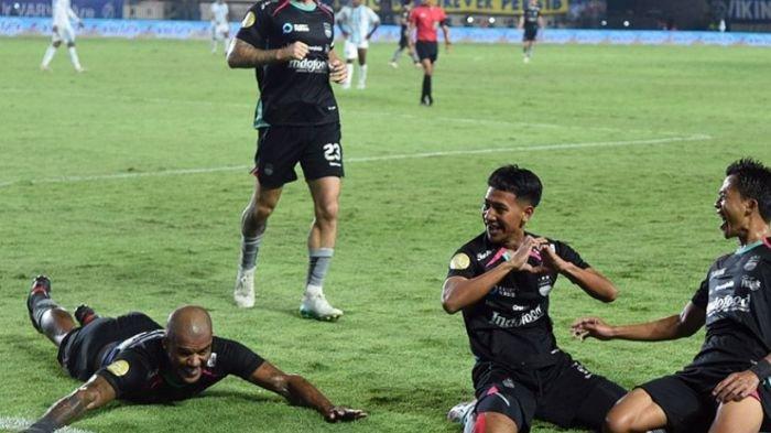 Tarian Maut Ciro Alves dan Ganasnya Persib Bandung di Laga Pembuka Liga 1, PSBS: Pelajaran ...