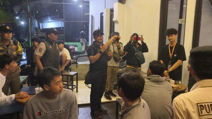Hari Pertama Jam Malam Pelajar di Purwakarta: Masih Banyak yang Nongkrong Terjaring Razia ...