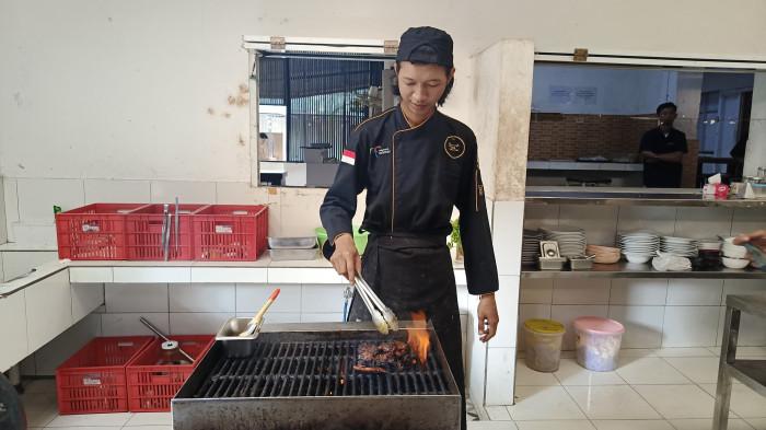 Wisata Kuliner Ciamis: Djoeanda 265 Sajikan Iga Bakar Empuk dan Ayam ...