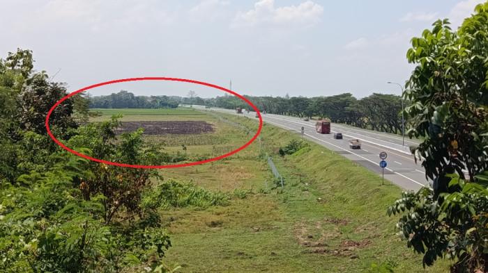 CEK Fakta: Viral Video Meteor Jatuh Dekat Tol Ciperna Cirebon, Ini ...