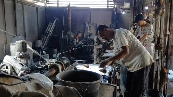 Bosan Menu Sate, Warga Tasikmalaya Serbu Penggilingan Daging Pasar ...