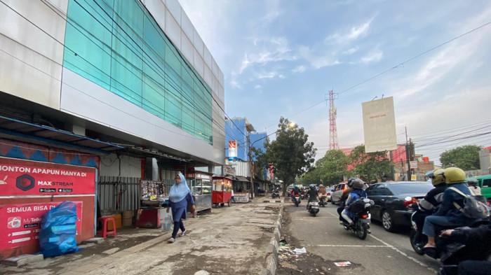 Kondisi Terkini Cicadas Pasca-Penertiban: Trotoar Dicat Ulang dan Bak ...
