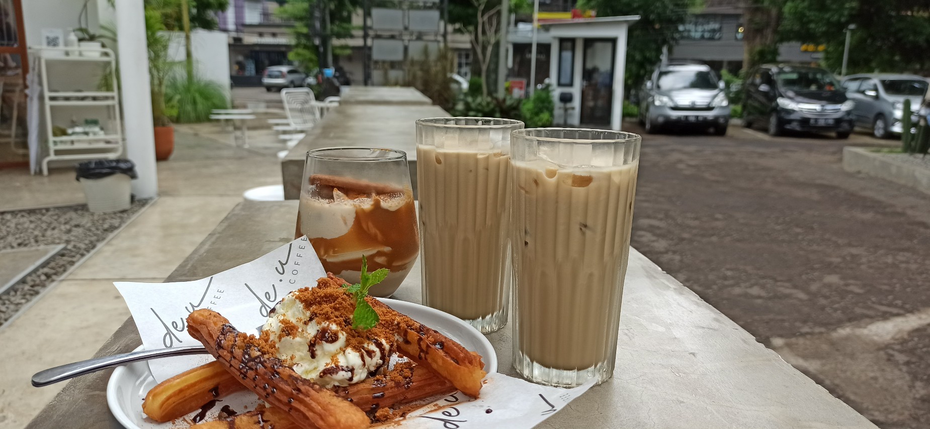 5 Menu Favorit Saat Nongkrong di De.u Coffee - Tribunjabar.id