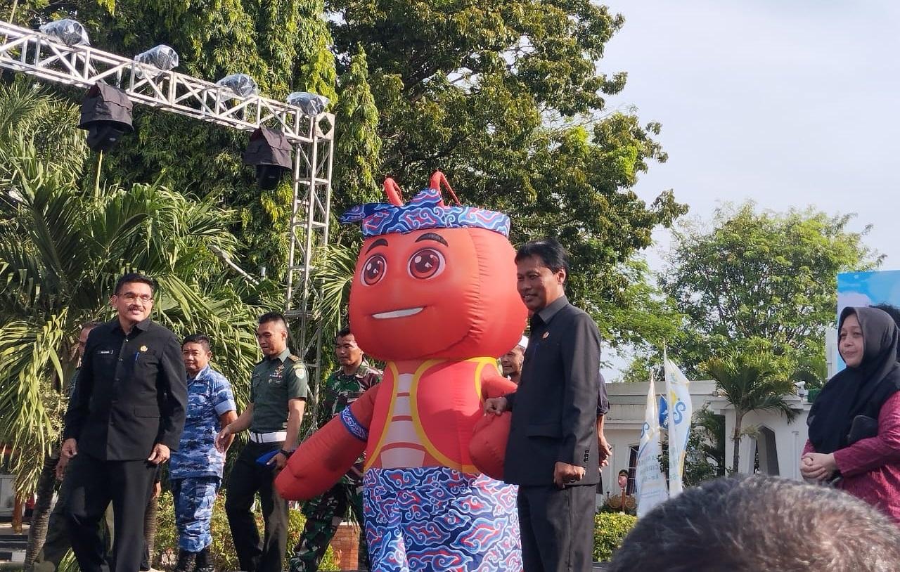 Kenalan dengan 'Athara' Si Udang Gaul Berbatik Mega Mendung, Maskot Baru Kota Cirebon ...