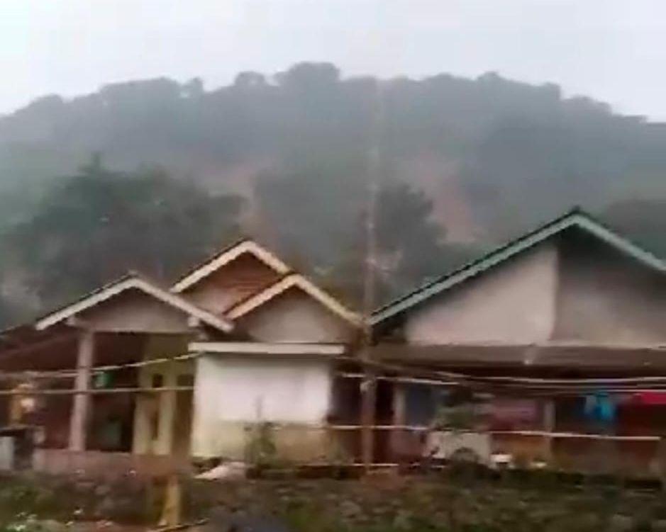 Gunung Anaga Purwakarta Longsor, Rumah Hingga Tempat Ibadah Rusak ...