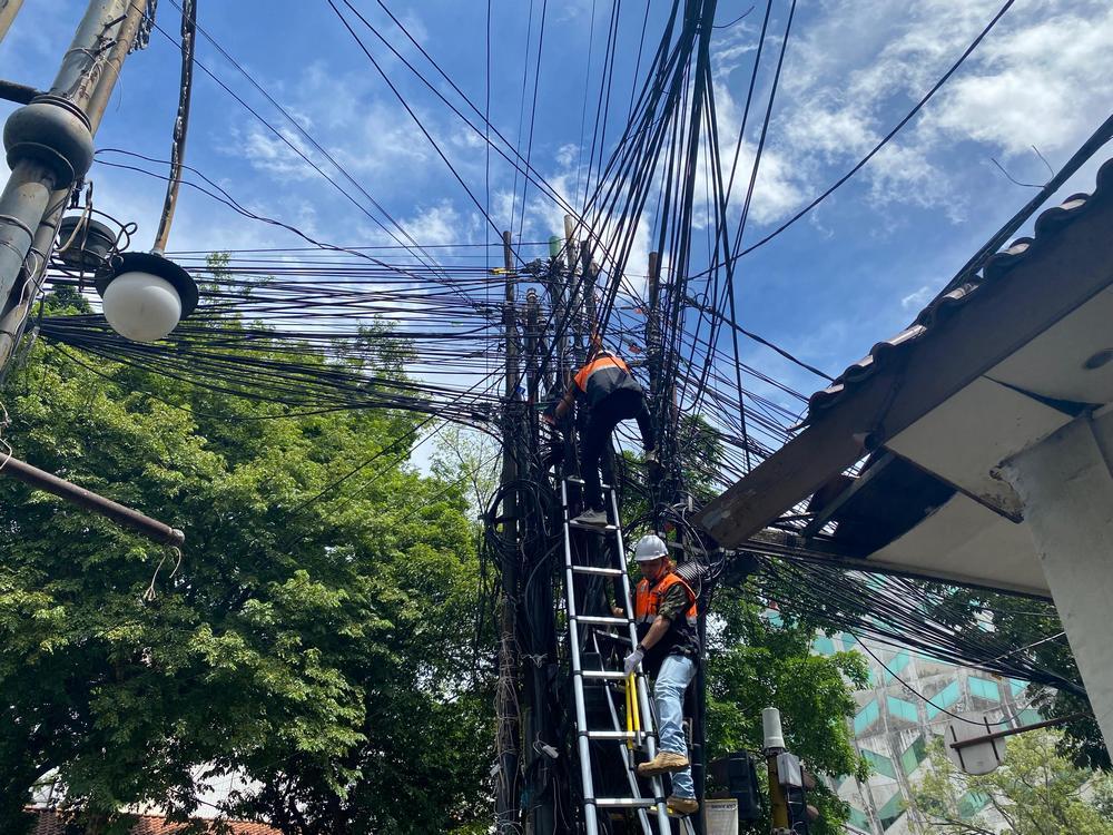 Farhan Pastikan Internet Tetap Stabil Saat Pemotongan Kabel Udara di ...