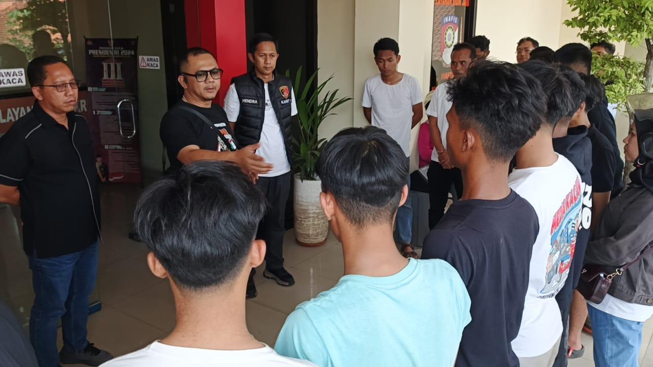 Polisi Cegah Tawuran Pelajar Tengah Malam di Purwakarta, 28 Remaja dan ...