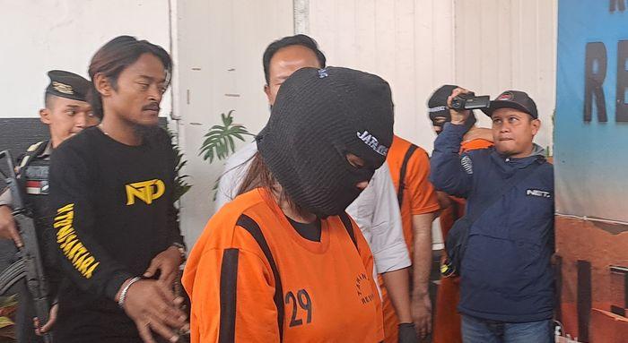 Selebgram Sukabumi Ditangkap Polisi, Lakukan Tari Telanjang Saat Live ...