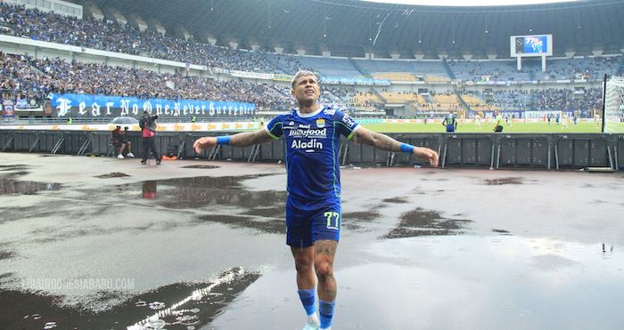 Striker Garang Persib Bandung Ciro Alves Puji Luis Milla Telah Mengubah ...