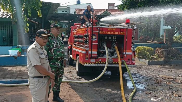 Banjir 1,5 Meter yang Terjang SMAN 99 Jakarta Dipicu Tanggul Kali ...