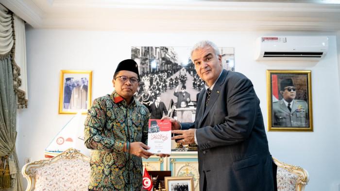 Terima Kunjungan Dubes Palestina untuk Tunisia, Dubes Zuhairi Berikan ...