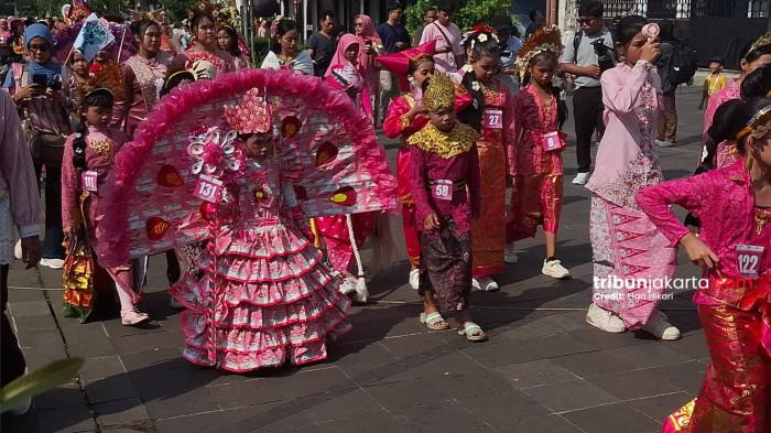 BERITA FOTO: Meriahnya Parade Kebudayaan dan Tarian Betawi di Kota Tua ...