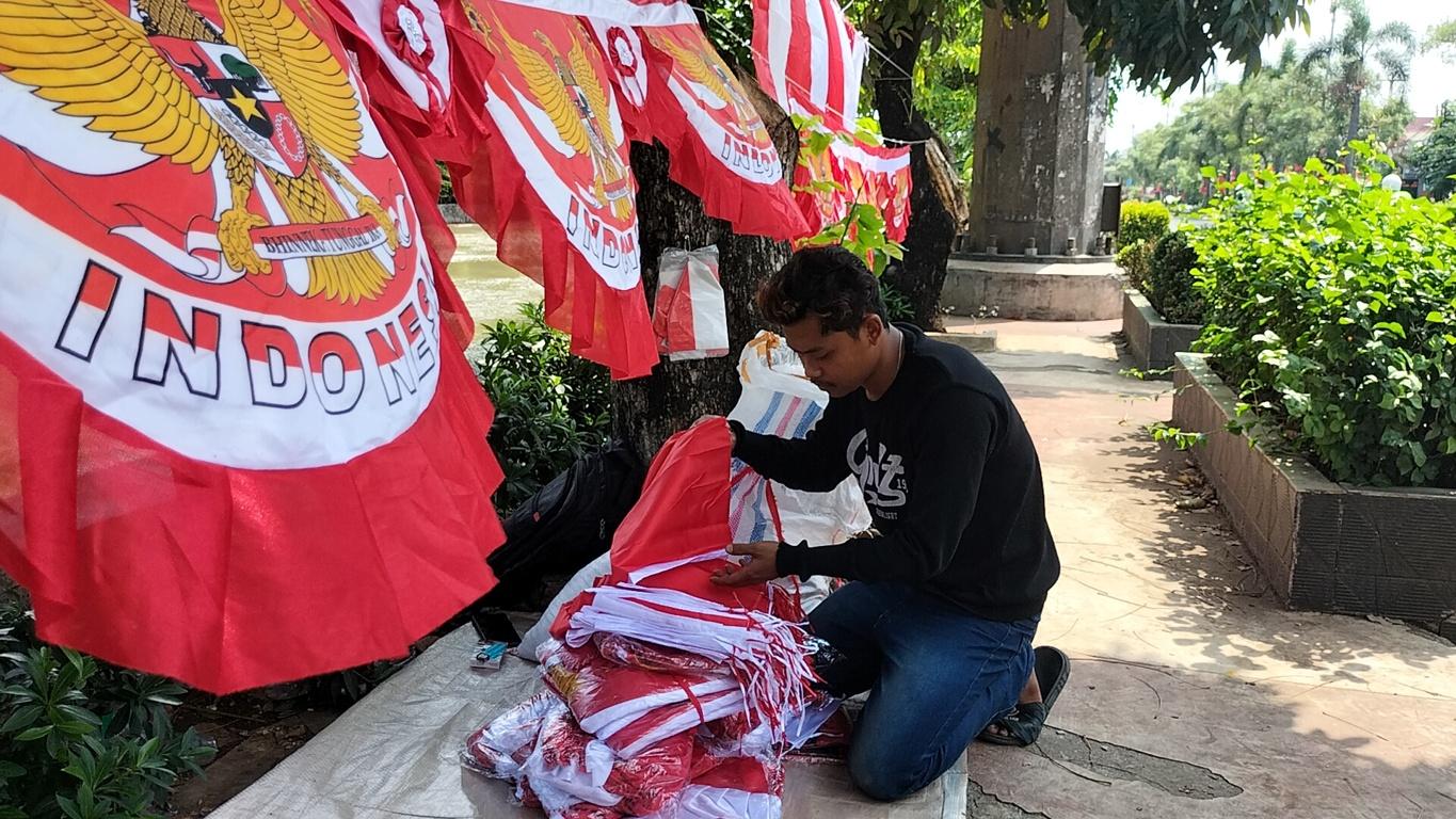 Mau Pasang Bendera di Kendaraan? Ini Aturan Ukuran Pemasangan Bendera Merah Putih Berdasarkan ...