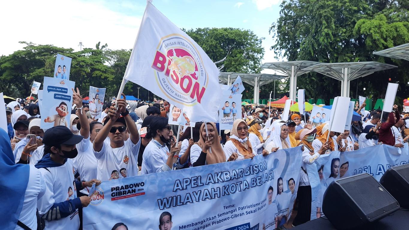 Cium Tangan ke Orang yang Lebih Tua, Relawan Bison Sebut Gibran Sosok ...