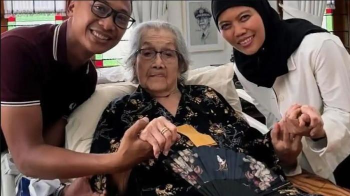 Profil Jenderal Hoegeng Iman Santoso yang Istrinya Meriyati Roeslani ...