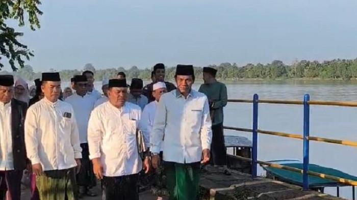 Sholat Idul Adha Bersama Warga, Bupati Batang Hari Ajak Tingkatkan ...