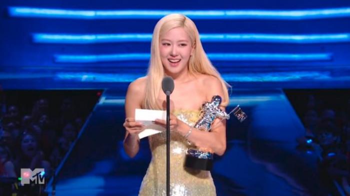 Rose Menang Song of the Year di VMA 2025 Lewat Kolaborasi Ikonis Bersama Bruno Mars ...