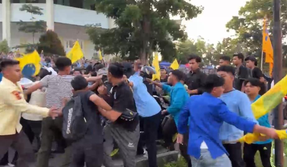 Bendera HMI Diinjak-injak, Ricuh HMI vs PMII saat Pengenalan Mahasiswa ...